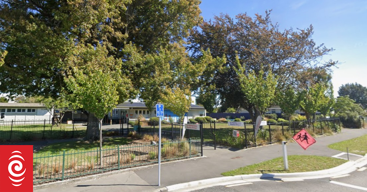 Parents offered uniforms, stationery if children attend school ...