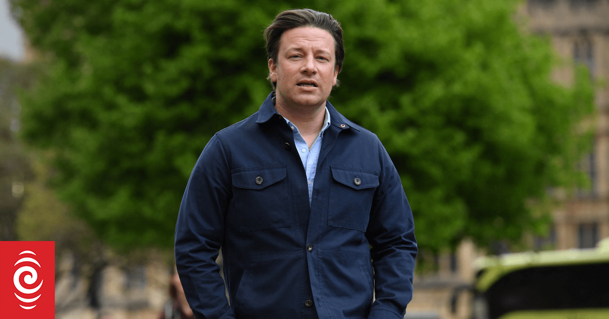 British chef Jamie Oliver pulls book after Indigenous criticism | RNZ News