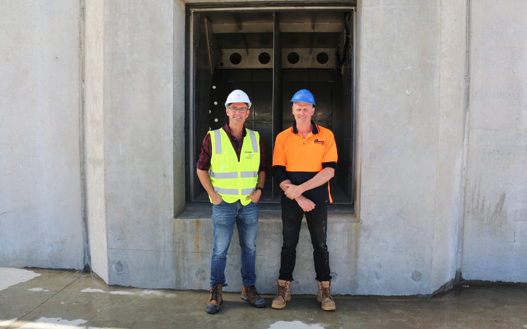 Missile shaped fish screen hits the Rangitata River | RNZ