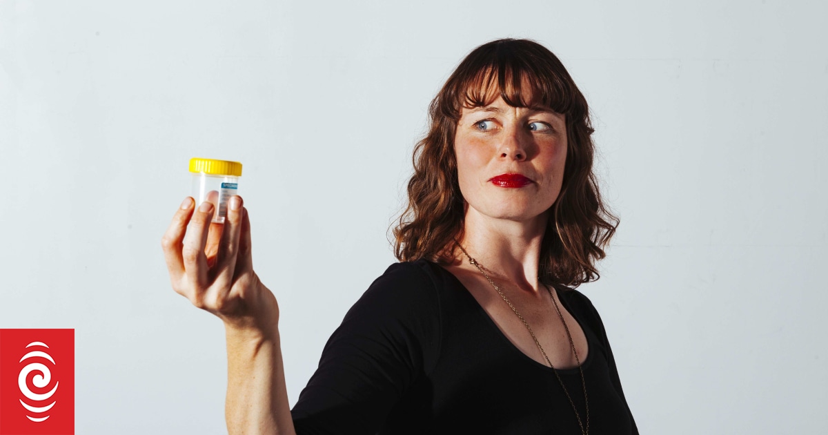 Bees, poo and parasites | RNZ