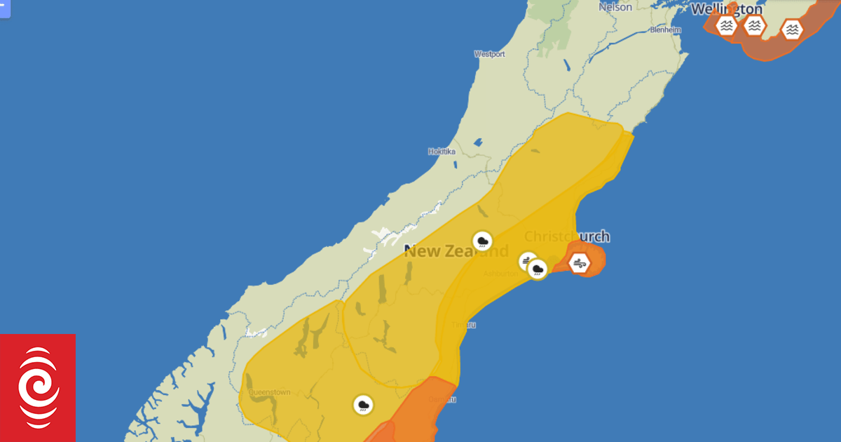 Hundreds in Otago are without power after wild weather | RNZ