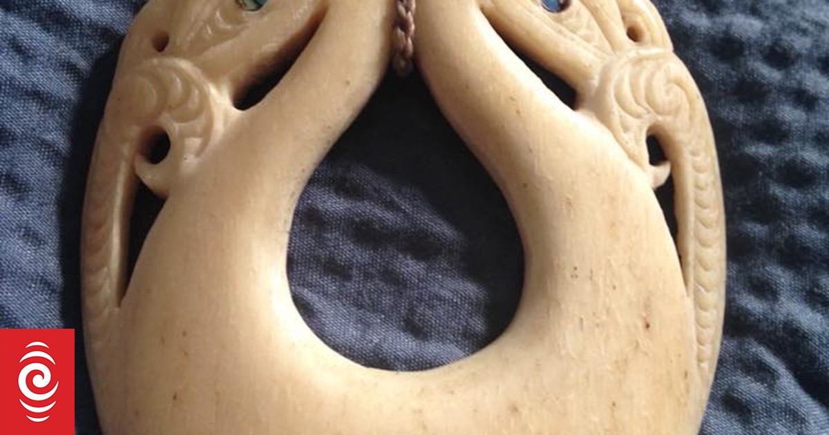 Apology after whale bone taonga seized | RNZ News