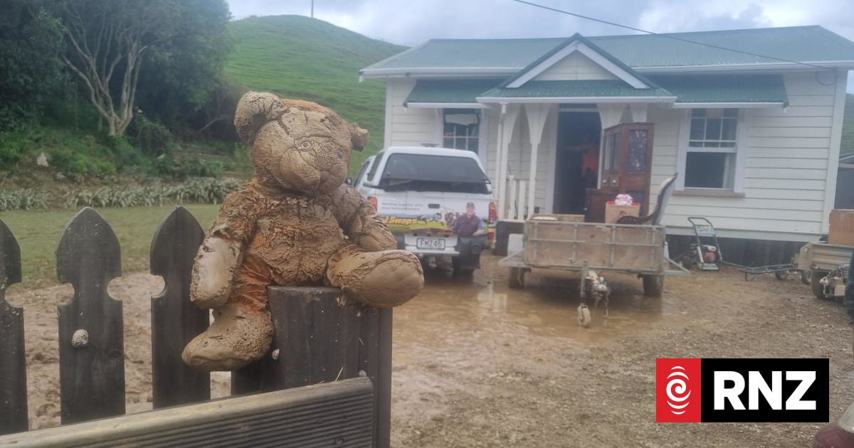Water bubbles up through floorboards, floods homes as Awakino River ...