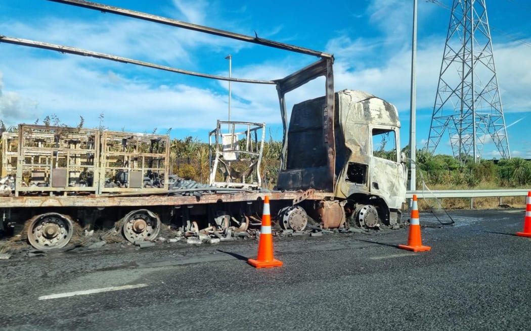 Auckland motorway truck fire: Houses evacuated, road closed as vehicle ...