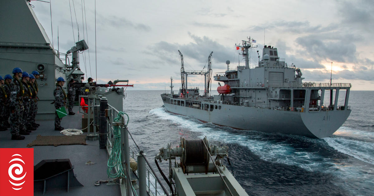 Navy ships head for home | RNZ News