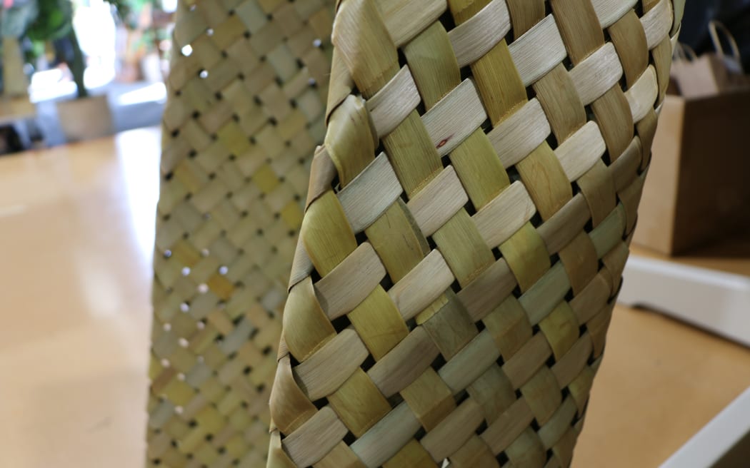 Wāhine Māori raise awareness of safe sleeping through wahakura wānanga ...