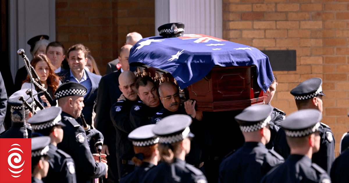 Senior Constable Vadim de Waart-Hottart, killed in Porepunkah shooting, honoured in Melbourne ...