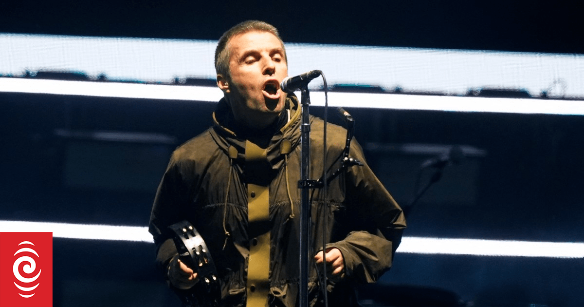 Oasis returns after 16-year hiatus to a UK crowd ecstatic for the band ...