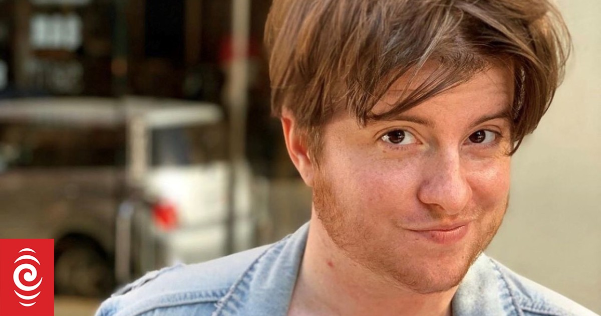 Daniel M Lavery: the awkwardness of gender transition | RNZ