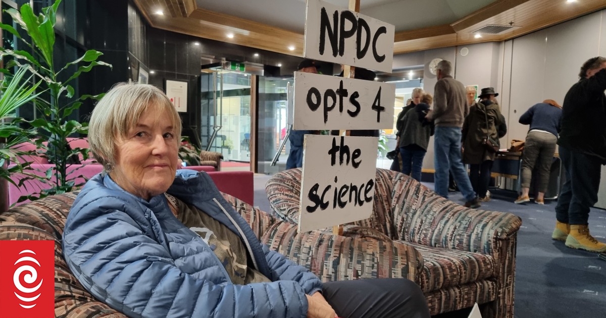 Around the motu : Robin Martin in Taranaki | RNZ