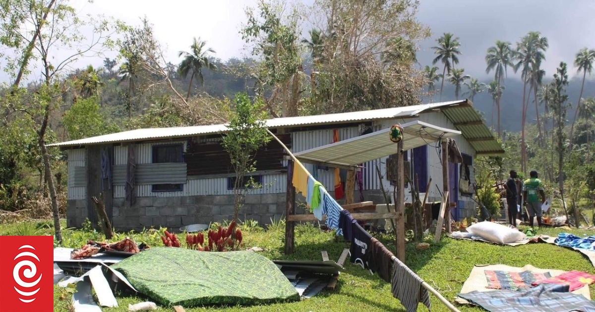 Govt finally getting food to Vanuatu cyclone victims | RNZ News