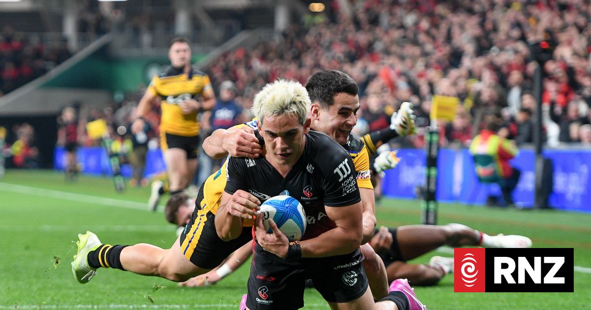 Crusaders send statement before playoffs with win over Hurricanes ...