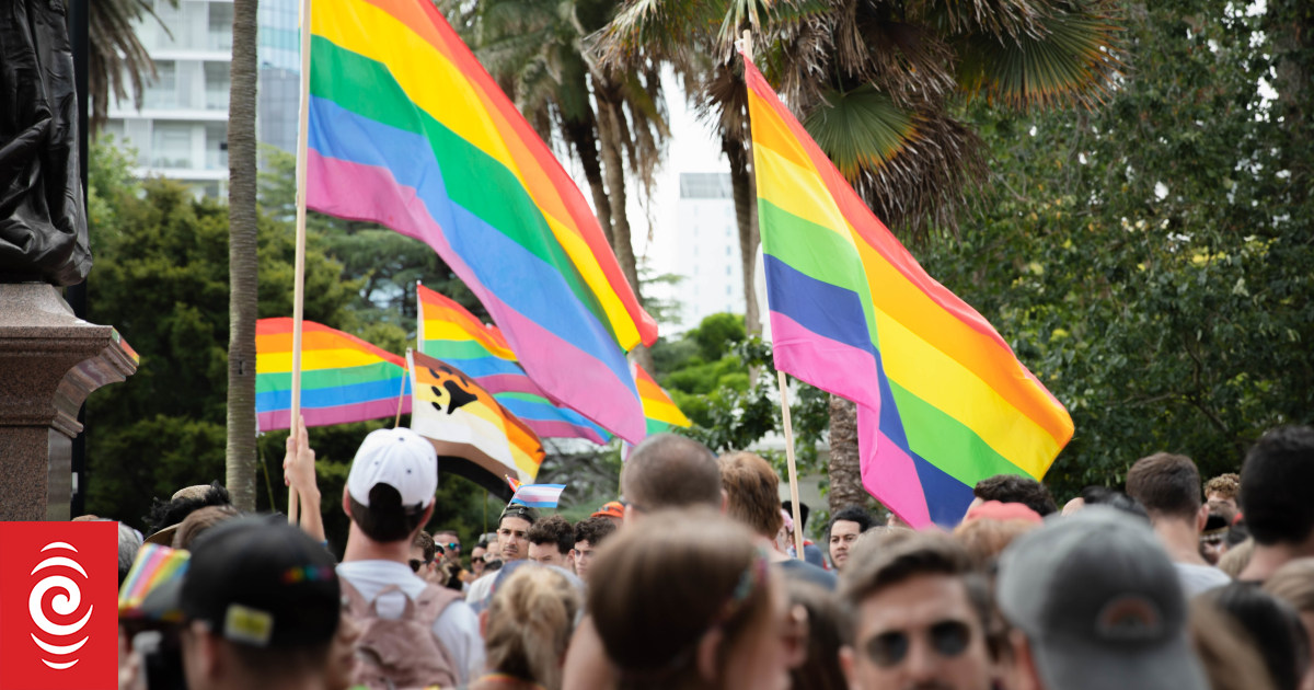 Rainbow groups launch legal action to stop Keen-Minshull entering NZ | RNZ