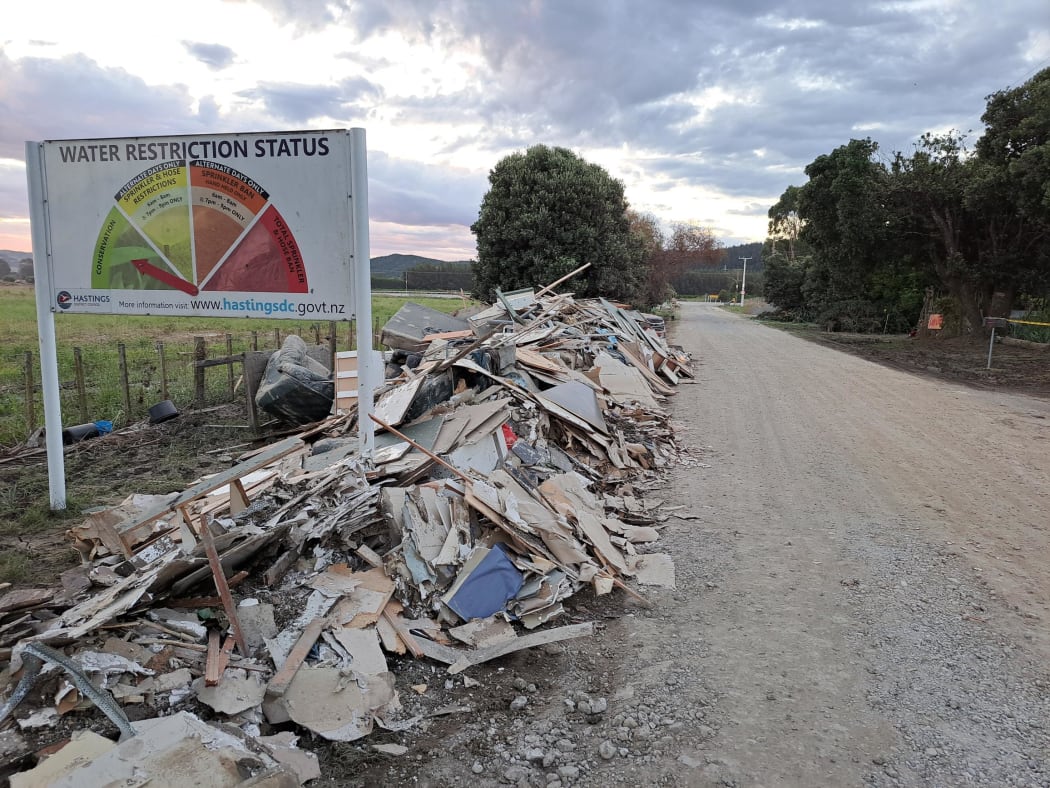 In photos: Cyclone Gabrielle clean up continues | RNZ News