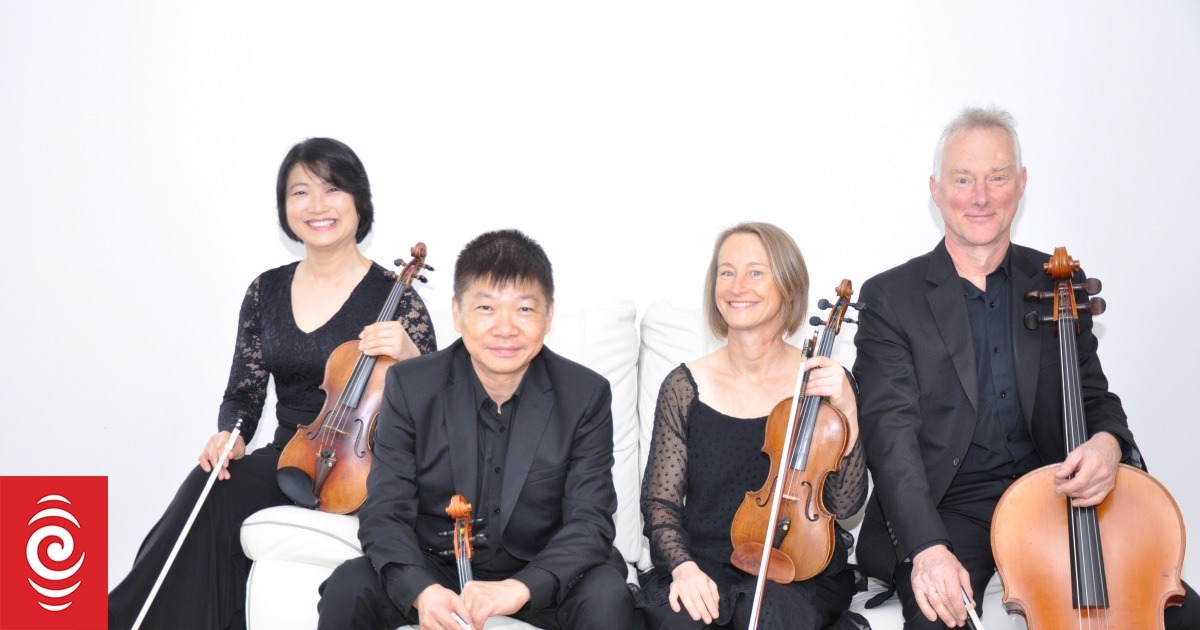 Clarinetist Rachel Vernon with the Aroha String Quartet | RNZ