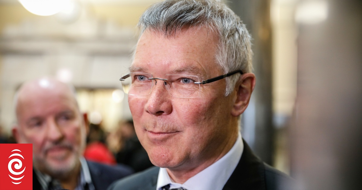 Government backs down on film subsidy cap | RNZ News