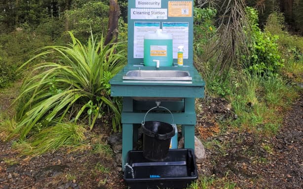 DOC call to prevent the spread of invasive algae to lakes and rivers | RNZ