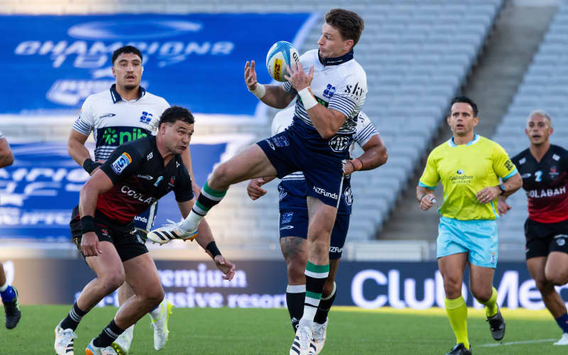Blues cruise to Super Rugby Pacific victory over Crusaders | RNZ