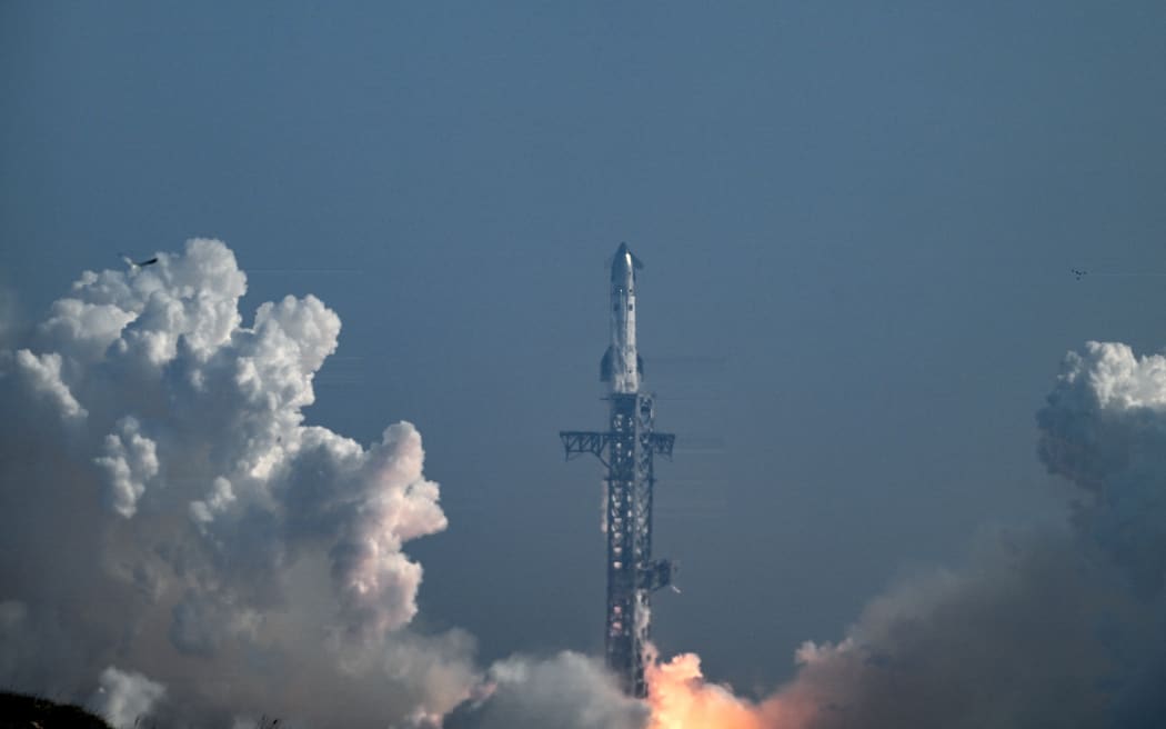 SpaceX's Starship flight hits most targets in pre-IPO test | RNZ News