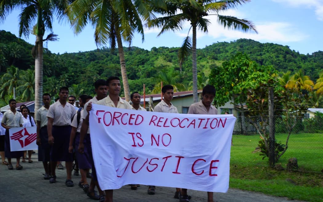 Banaban elder wants Fiji govt to urgently review 'colonial' settlement ...