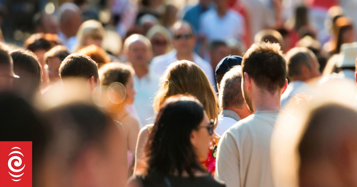 Small recovery for New Zealand's net migration numbers in year to March ...