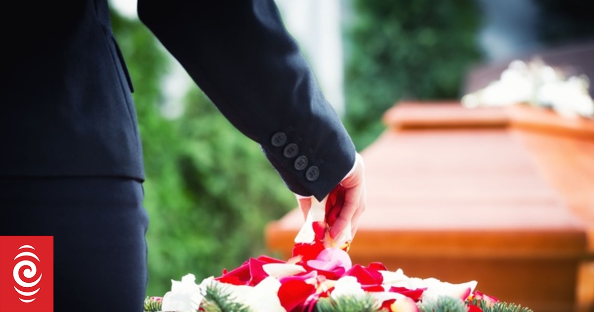 DIY funeral: How does it work and could it save you money? | RNZ