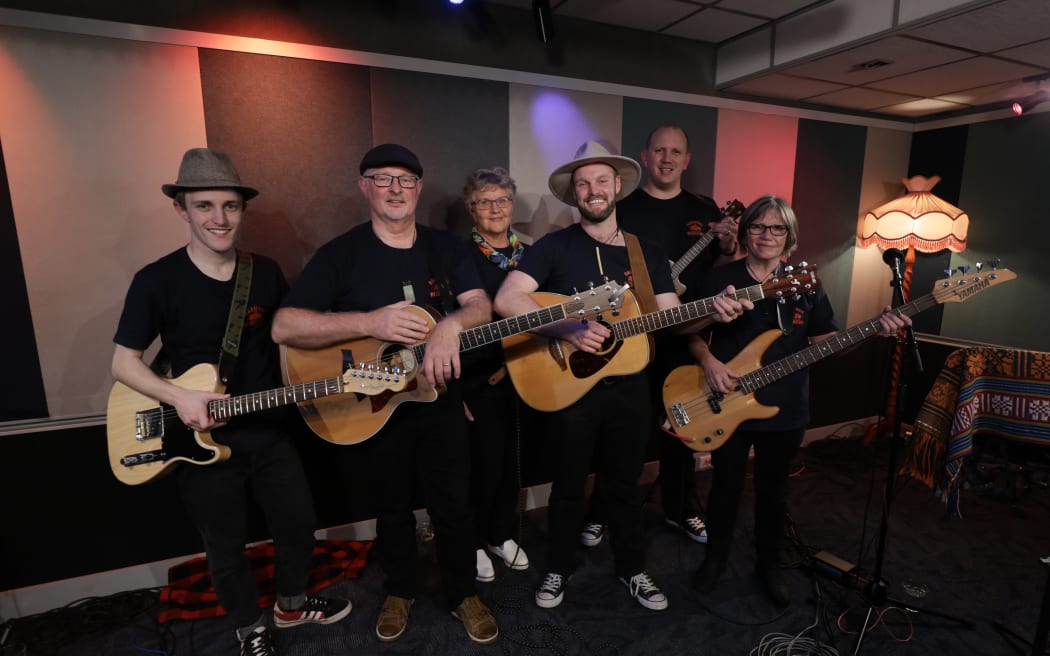 NZ Live: The Harmonic Resonators | RNZ