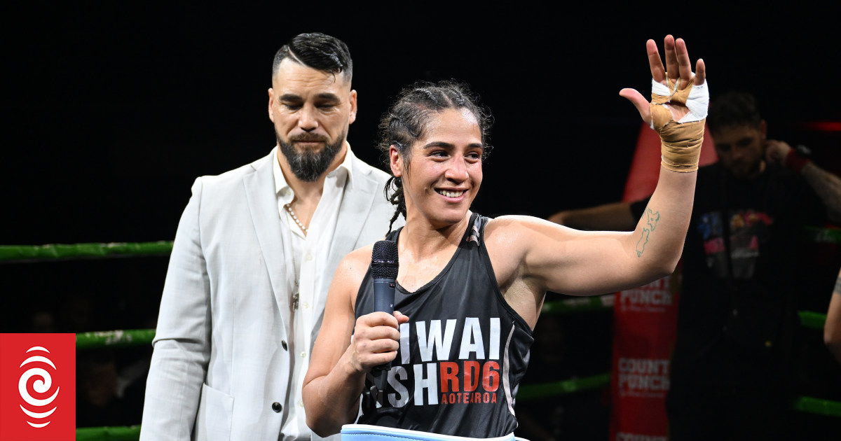 Boxing: Lani Daniels crowned world heavyweight champion | RNZ News