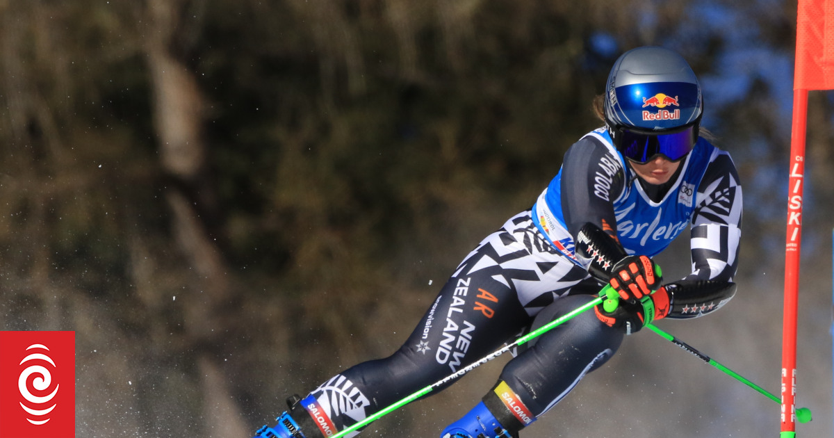 Alice Robinson medals again at Giant Slalom World Cup | RNZ News