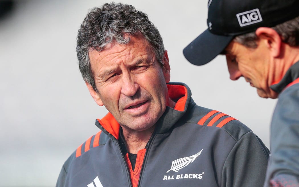 Wayne Smith: 'Capable' female coaches need opportunities | RNZ News