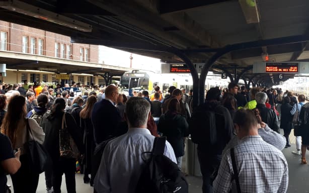 Coronavirus: Wellington, Auckland public transport goes cashless | RNZ