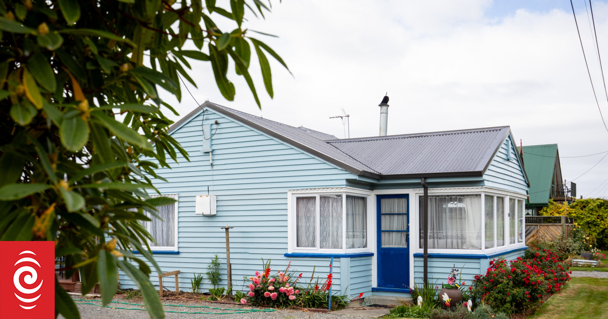 Upper Selwyn Huts residents get reprieve from future eviction | RNZ News