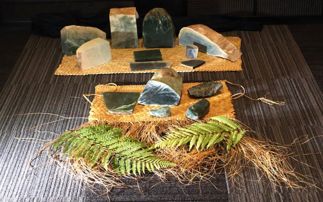 Tears as 60kg of seized pounamu returned to Poutini Ngāi Tahu | RNZ News