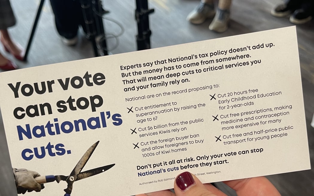 Labour launches pledge card with nine election policy promises | RNZ News