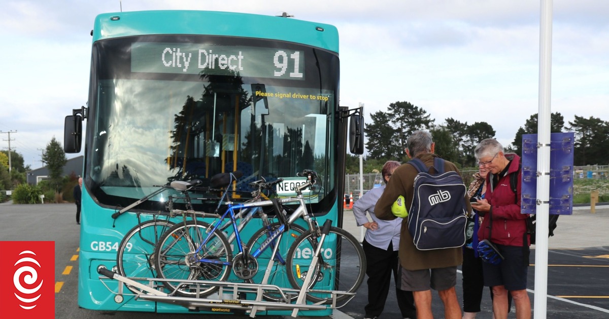 Public transport demand rises, but bus shortage worries officials | RNZ ...