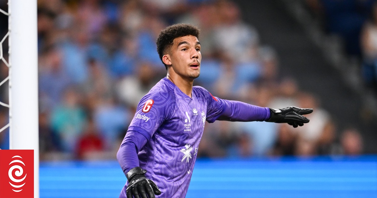 Phoenix keeper Alex Paulsen linked with move to Premier League | RNZ News Phoenix keeper Alex Paulsen linked with move to Premier League | RNZ News