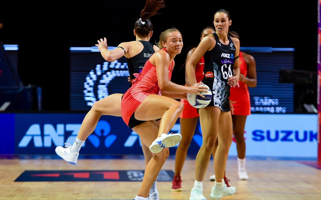 England second-stringers stun Silver Ferns in first test | RNZ News