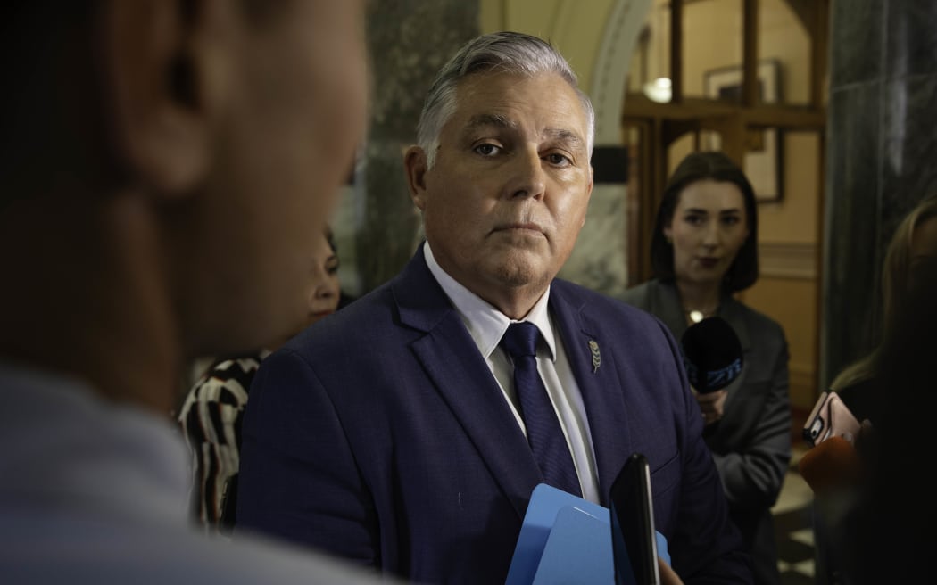 111 calls: Police Minister makes no promise on changing system before ...