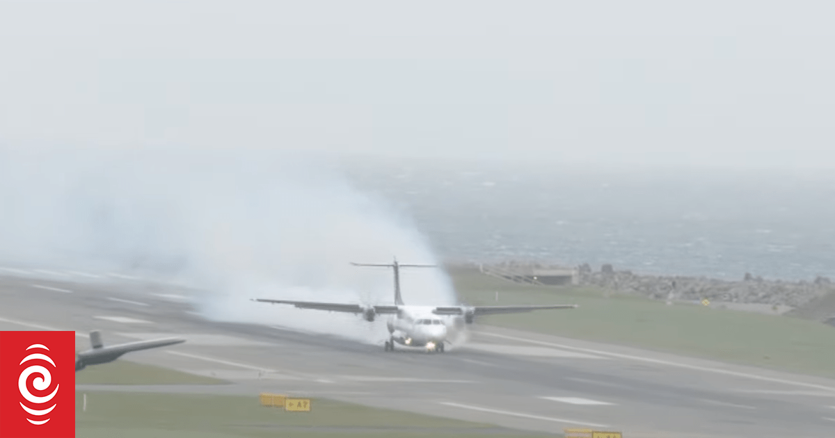Crews respond to airplane engine fire at Wellington Airport | RNZ News