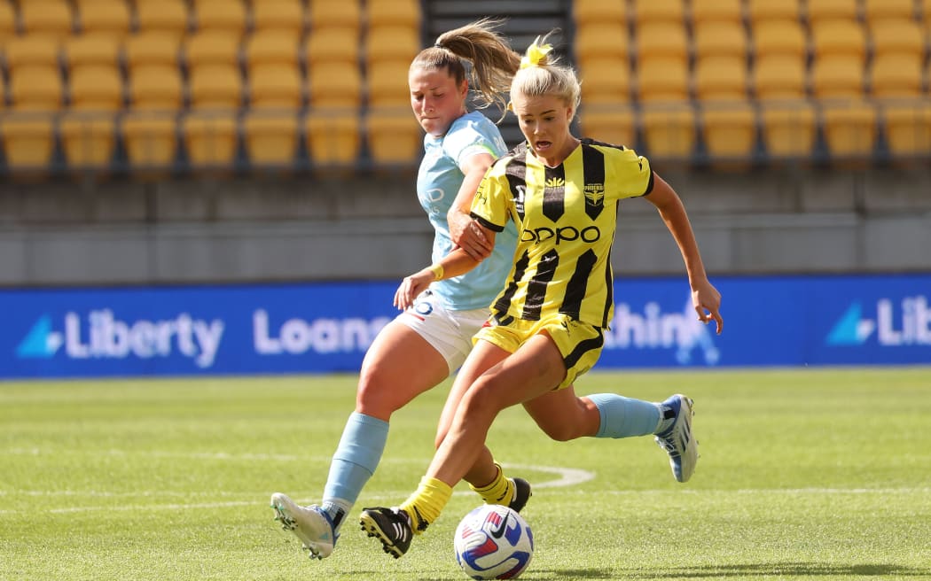 Melbourne heat takes its toll as Phoenix beaten again | RNZ News