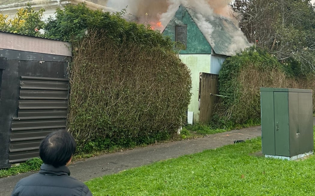 Person killed as fire tears through home in Auckland's Onehunga | RNZ News