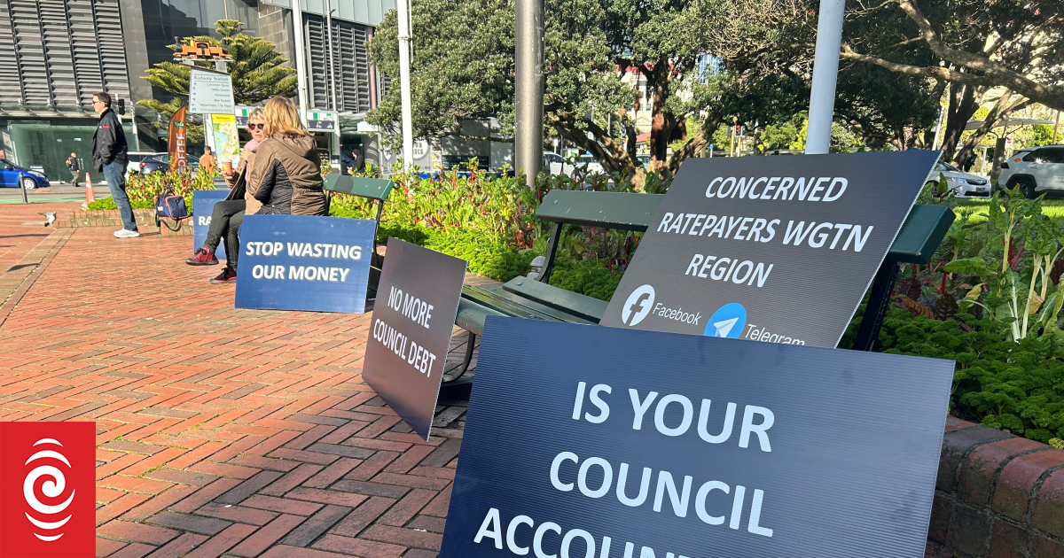 Rate capping lessons and warnings from across the Tasman | RNZ News