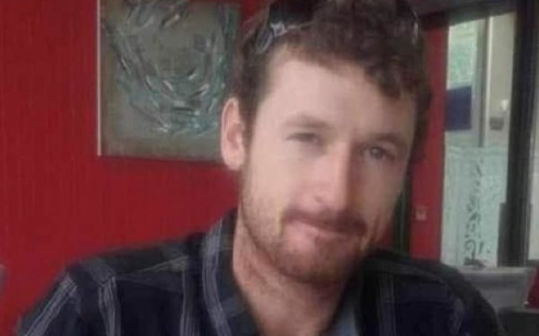 Body found in Muriwai, believed to be missing Hamilton man | RNZ News