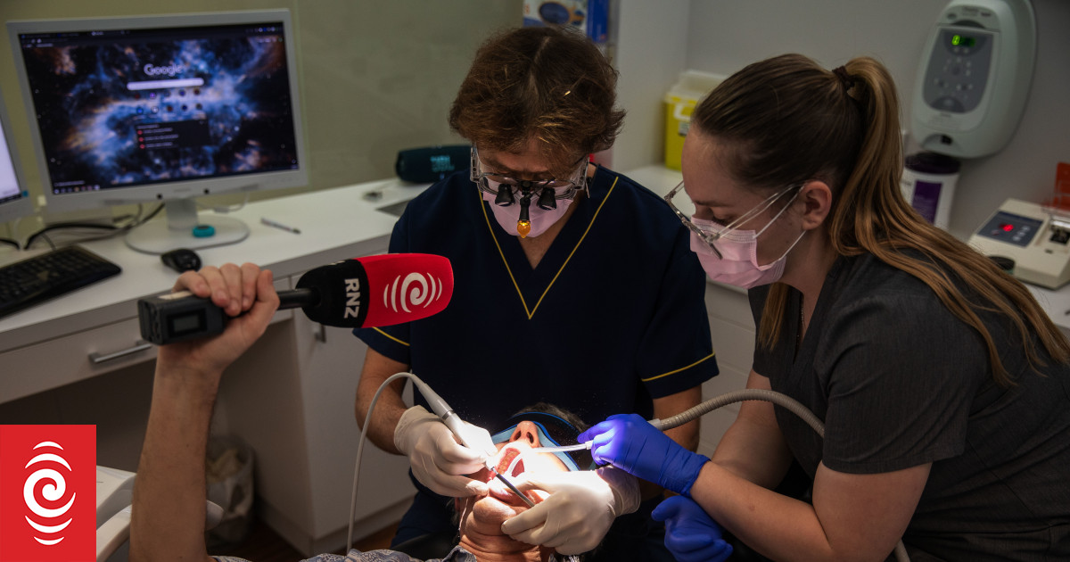 Aural hygiene at the dentist | RNZ