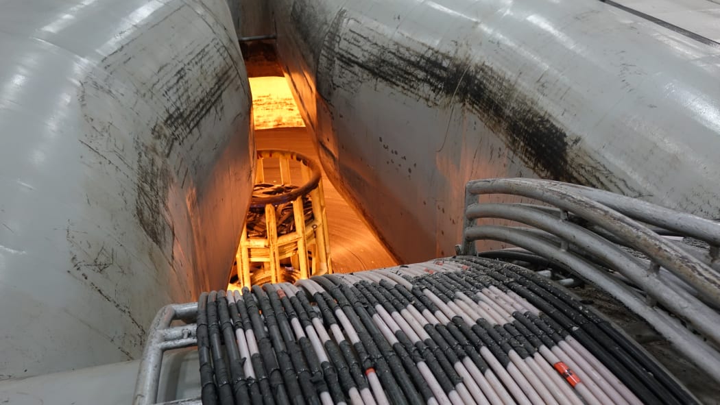 Auckland-based Hawaiki Cable sold to Singapore firm | RNZ News