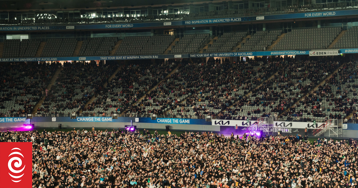 Au revoir! New Zealand takes back haka world record | RNZ News