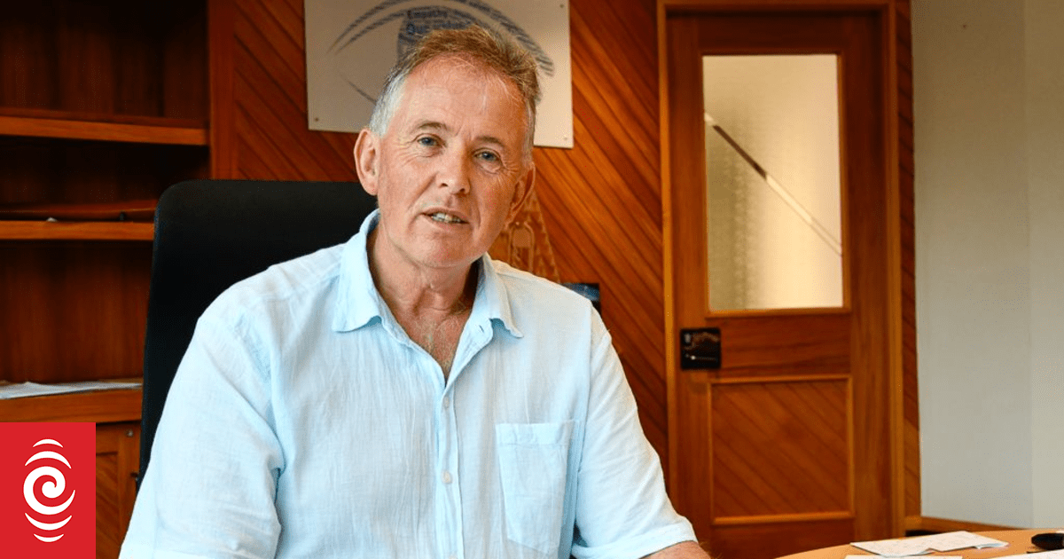 'Grinch' mayor Max Brough may save Taranaki's Winter Festival | RNZ News