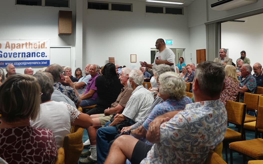 Ngāpuhi parents take Julian Batchelor to task after his calls for co ...