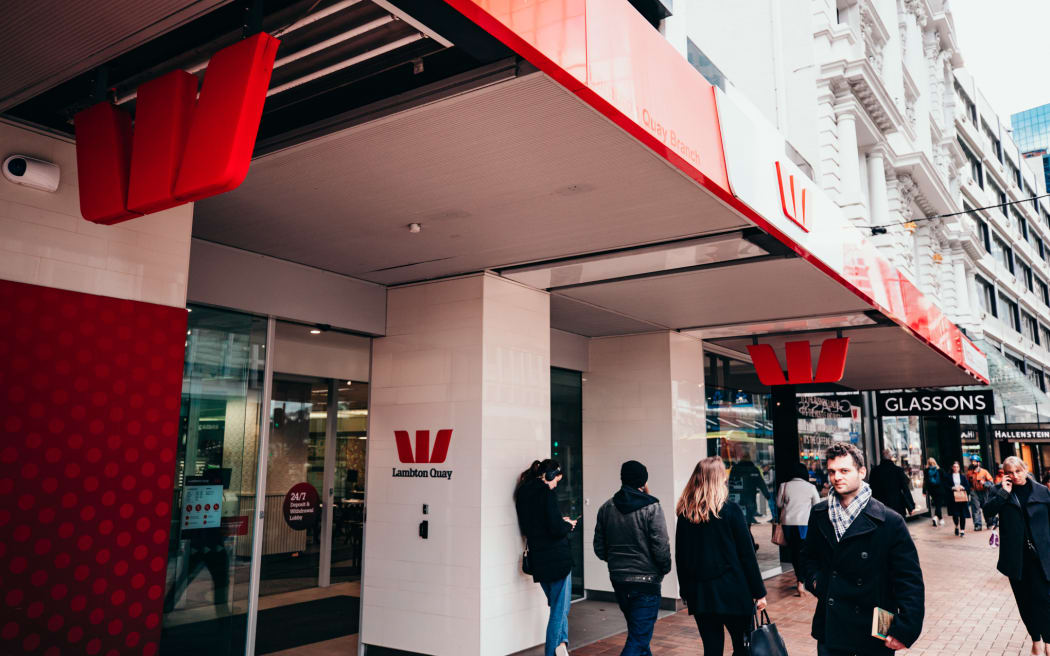 Westpac推出190种语言服务，帮助客户克服沟通障碍 | RNZ News