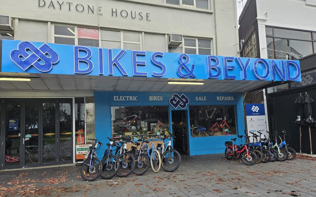 Darleen Tana's husband sets up new e-bike business | RNZ News